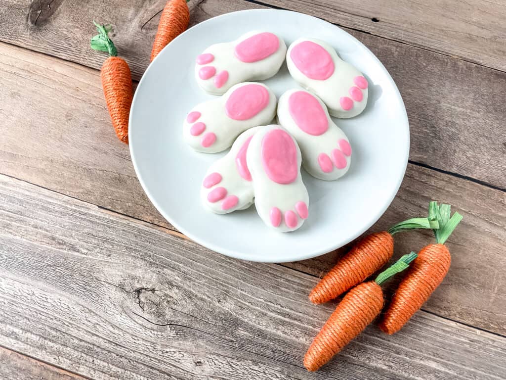EASY No Bake Easter Bunny Cookies - Cassie Smallwood