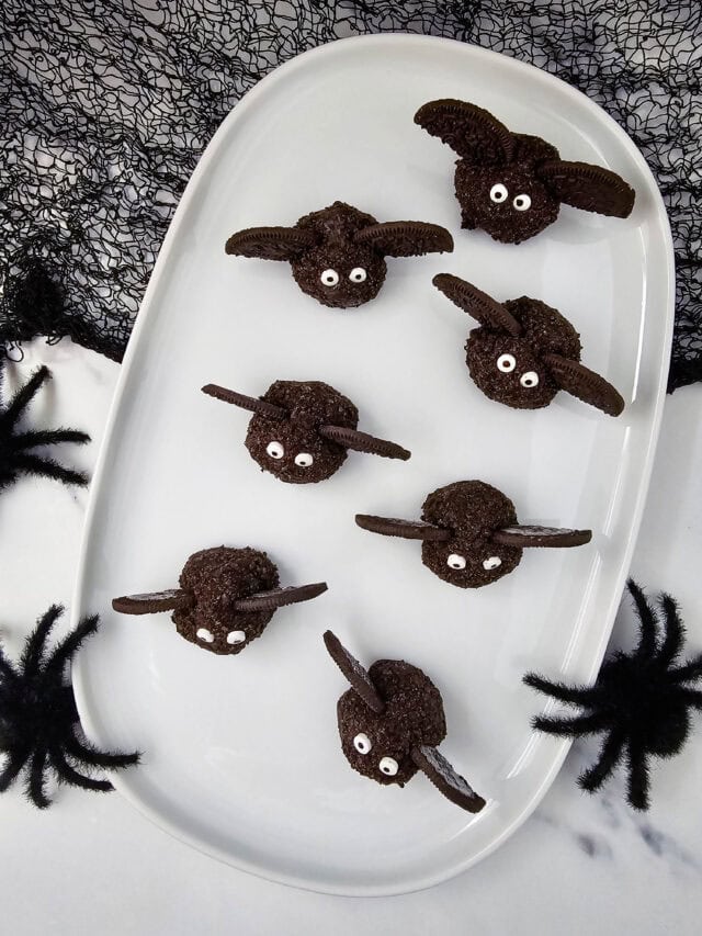 Easy Halloween Bat Oreo Balls (No-Bake, 3 Ingredient Treats) - Cassie ...